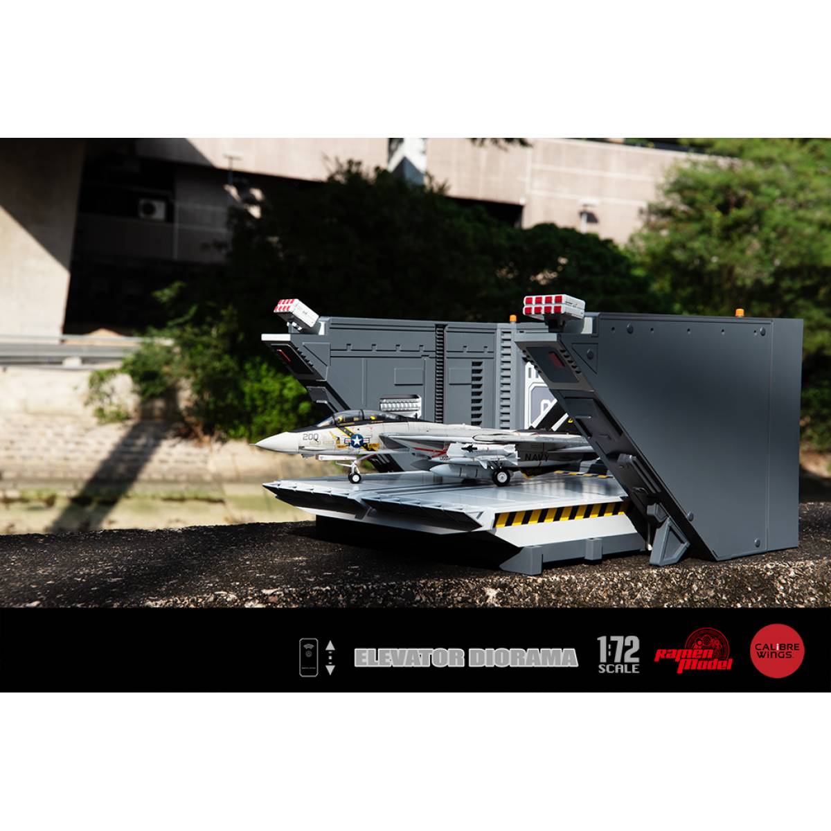 1/72 Elevator Diorama Set (for scale models)